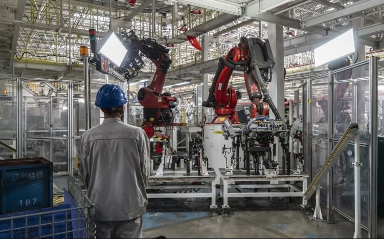 Kỷ nguyên robot tạo áp lực nâng cấp kỹ năng lên lao động nhà máy ở ...